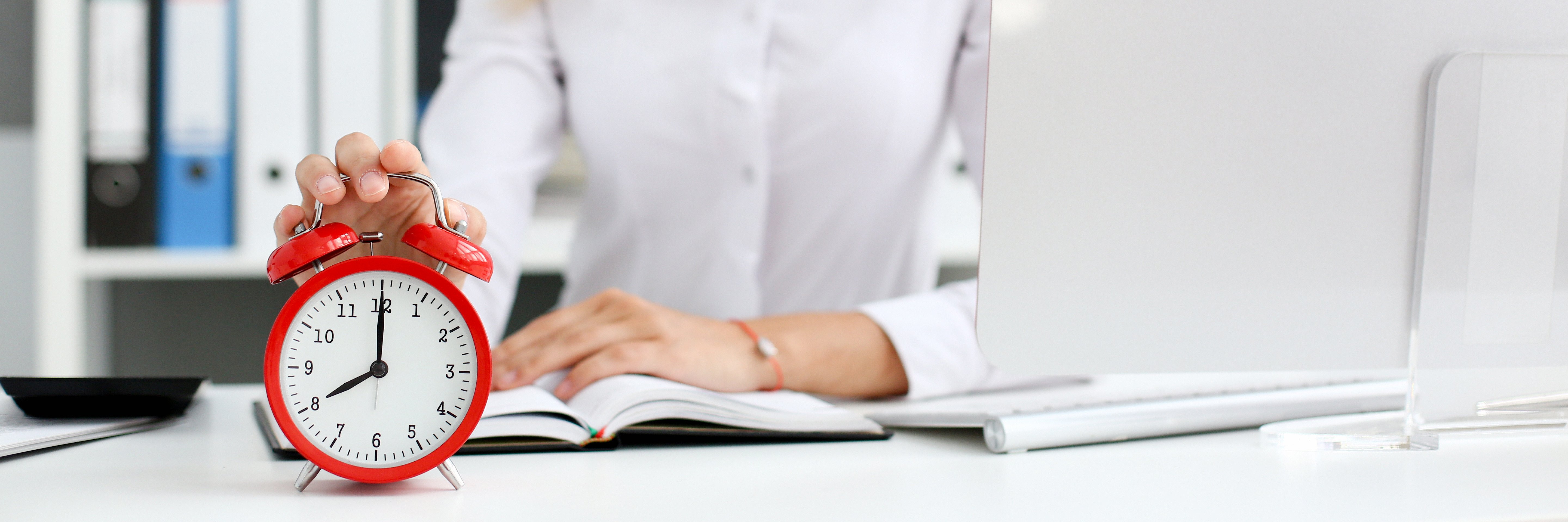 Maximizing Efficiency: The Role of Time & Attendance Systems in Hybrid Workplaces